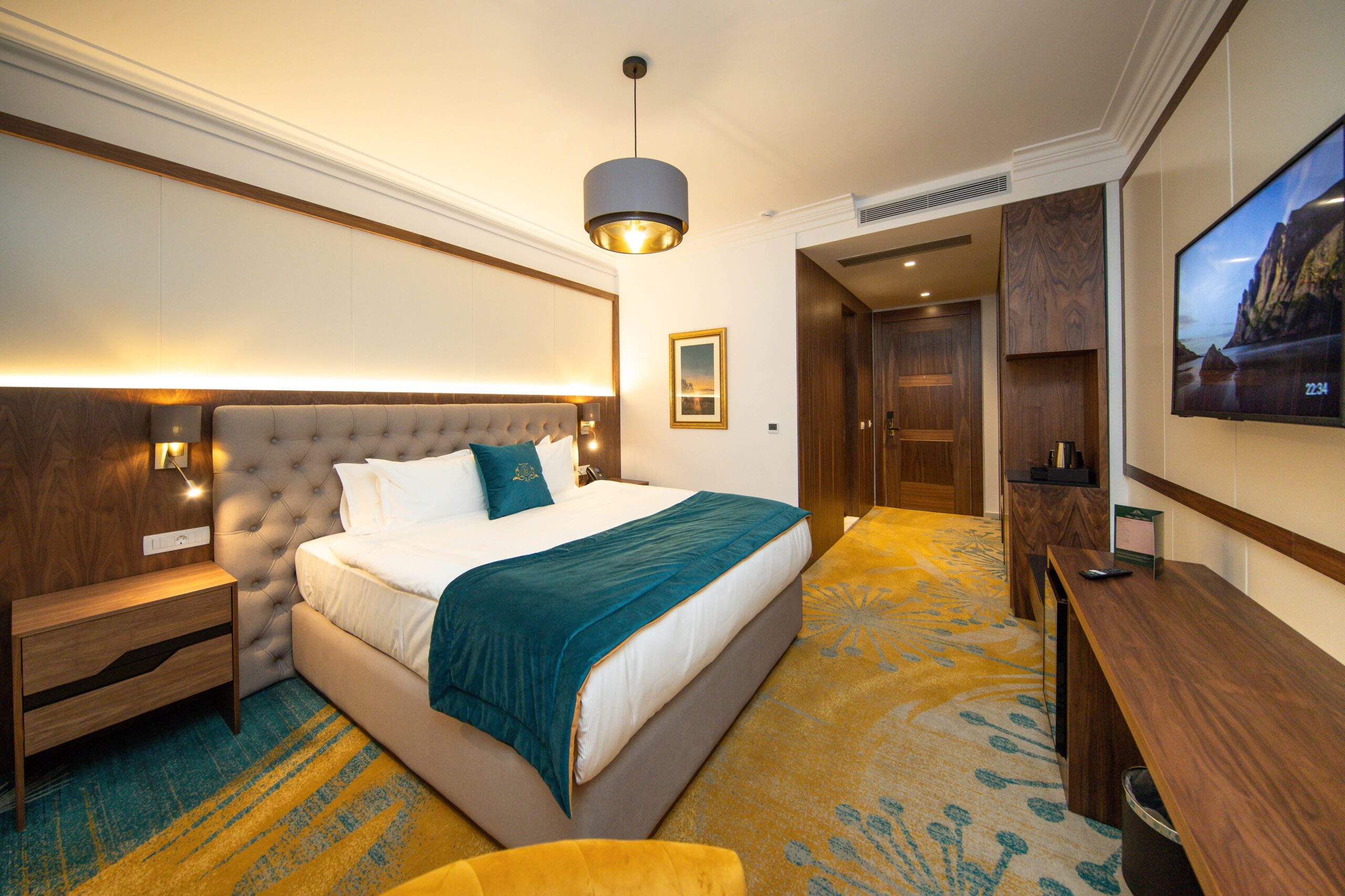 Standard Room – Back View – Grand Hotel Belushi