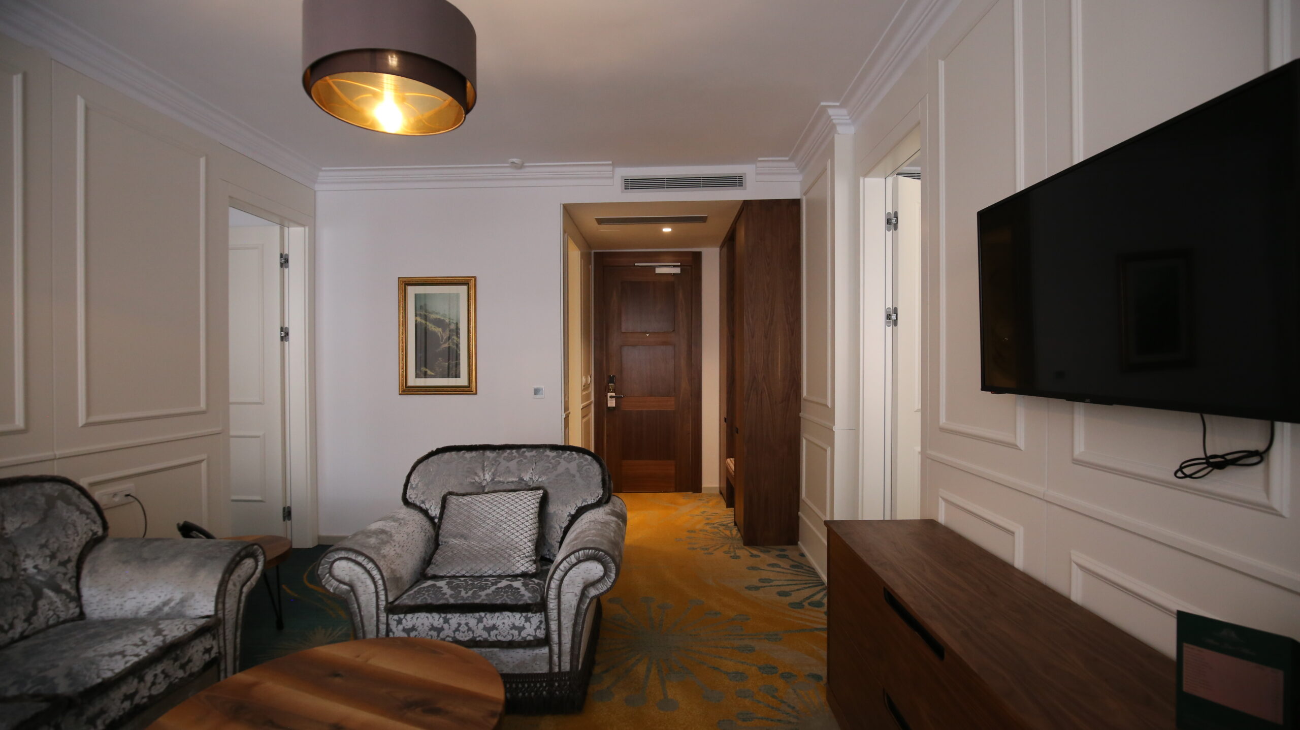 Triple Room – Back View – Grand Hotel Belushi