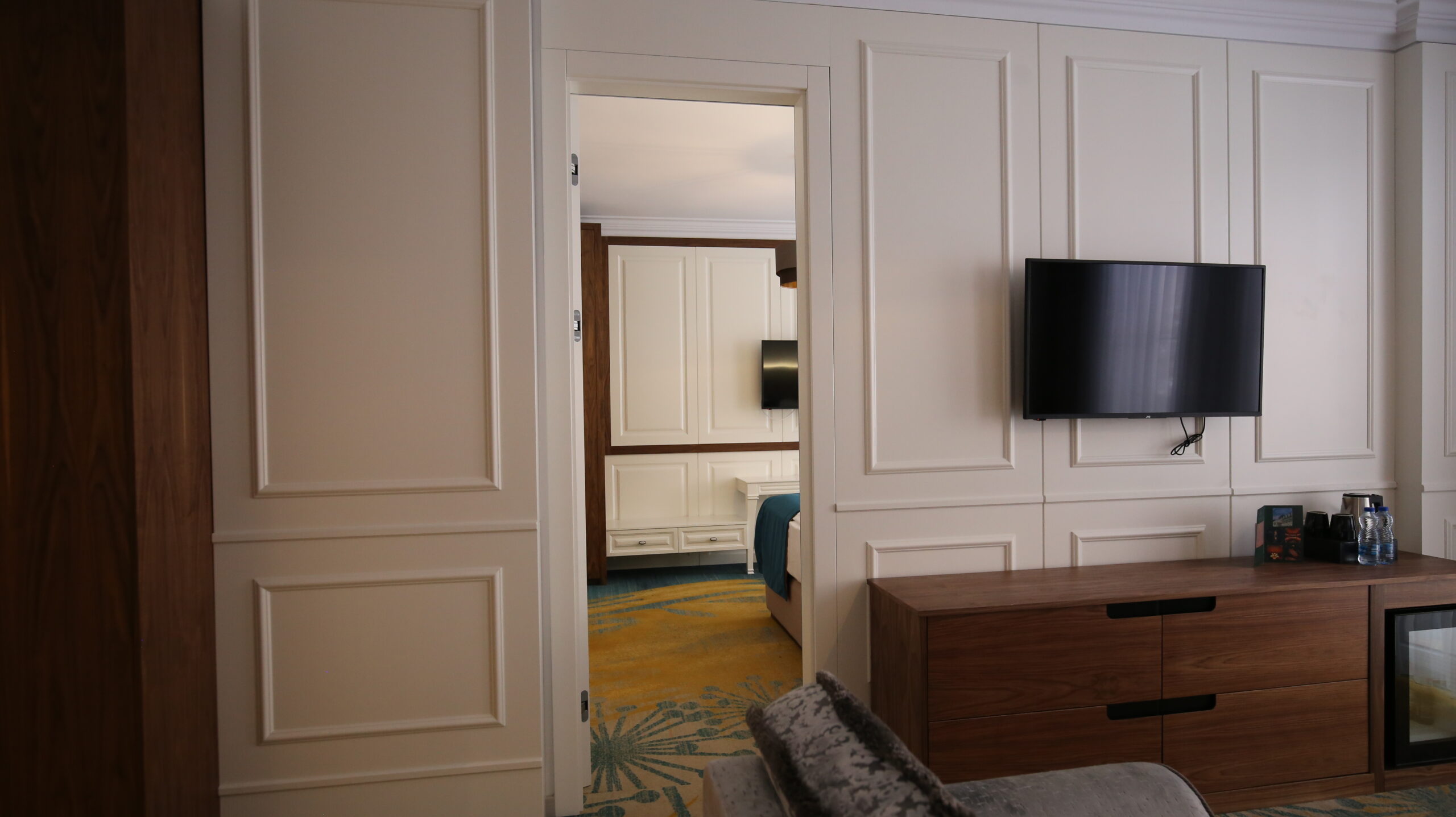 Triple Room – Back View – Grand Hotel Belushi