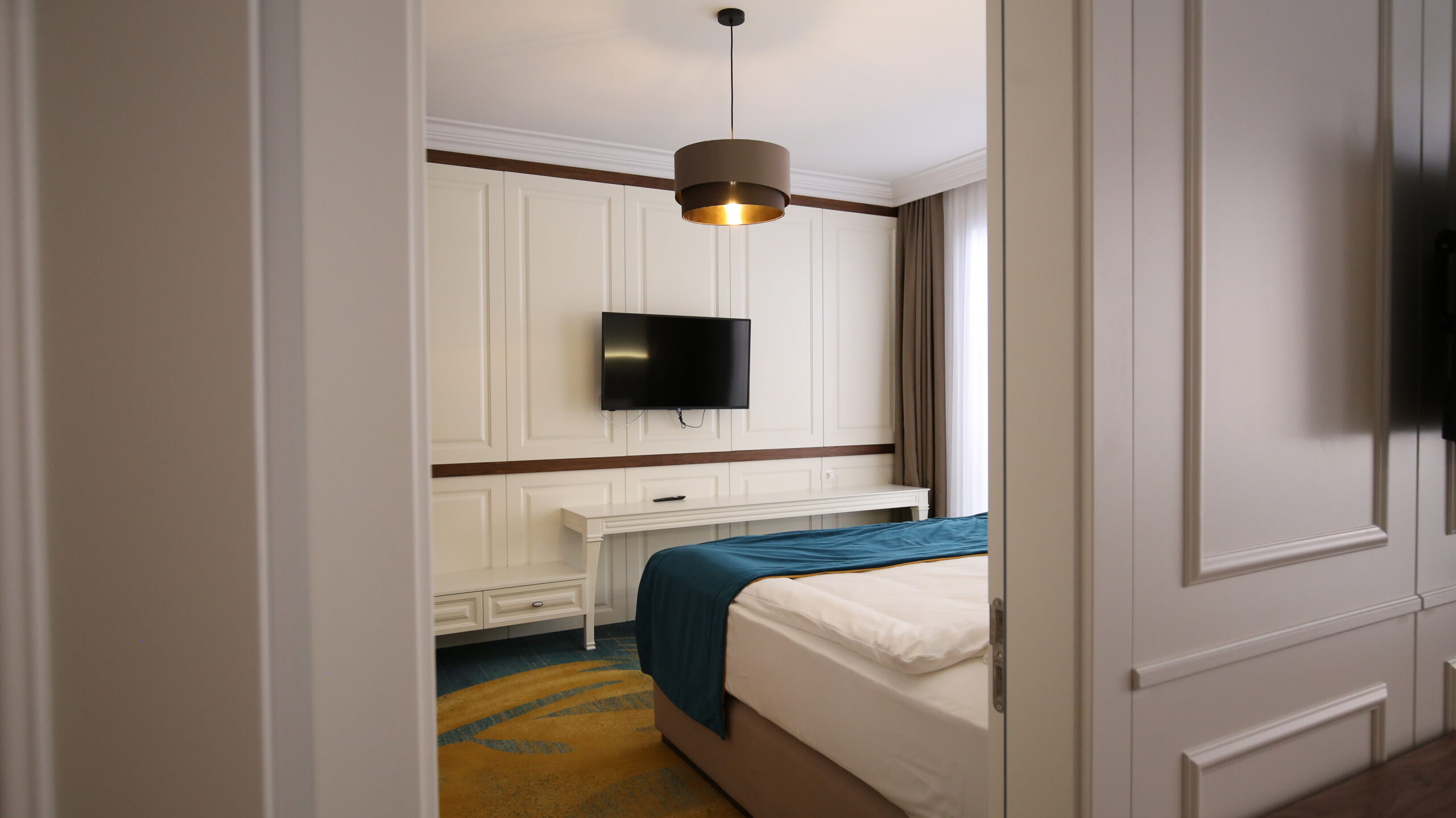 Triple Room – Back View – Grand Hotel Belushi