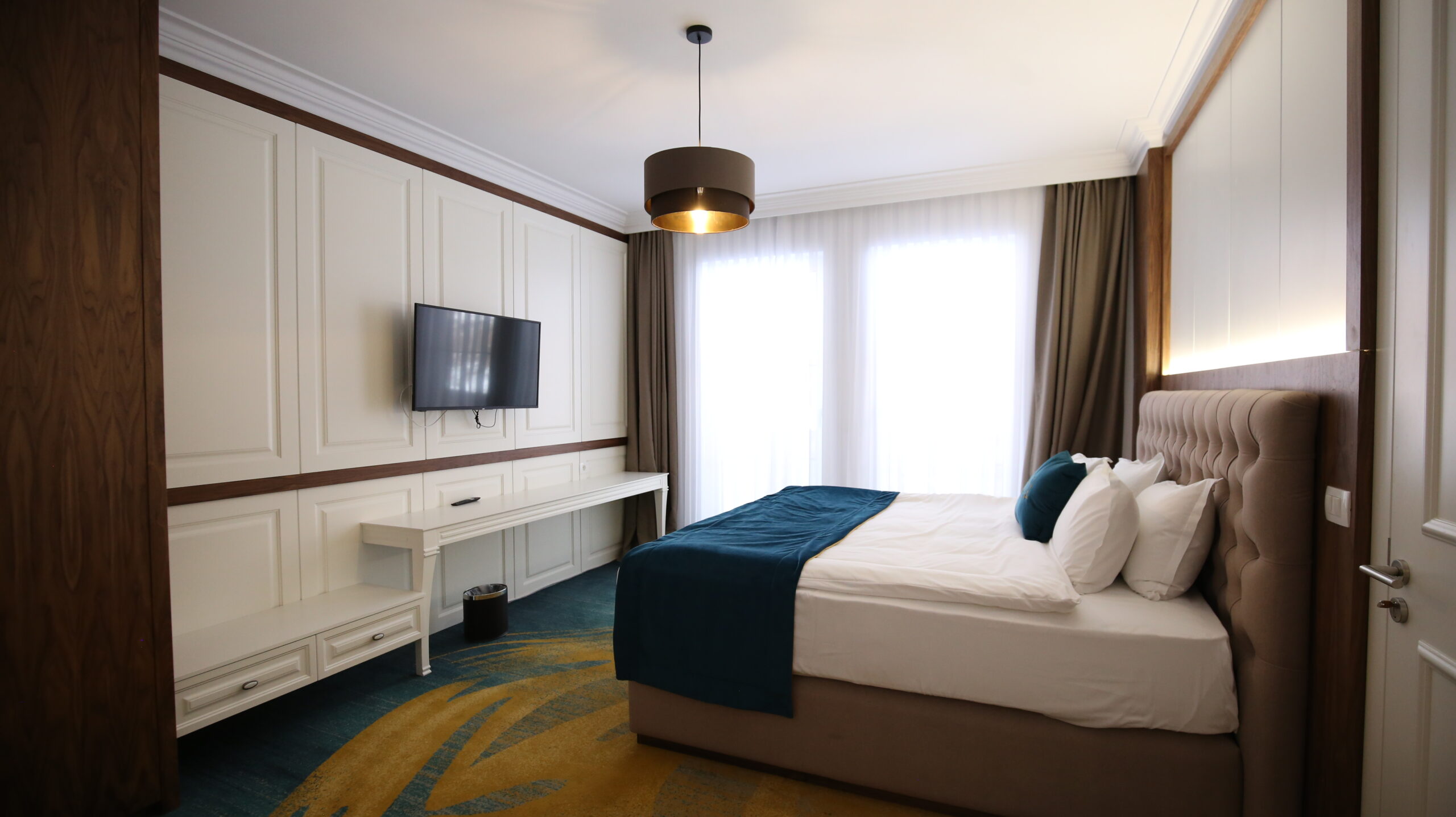 Triple Room – Back View – Grand Hotel Belushi