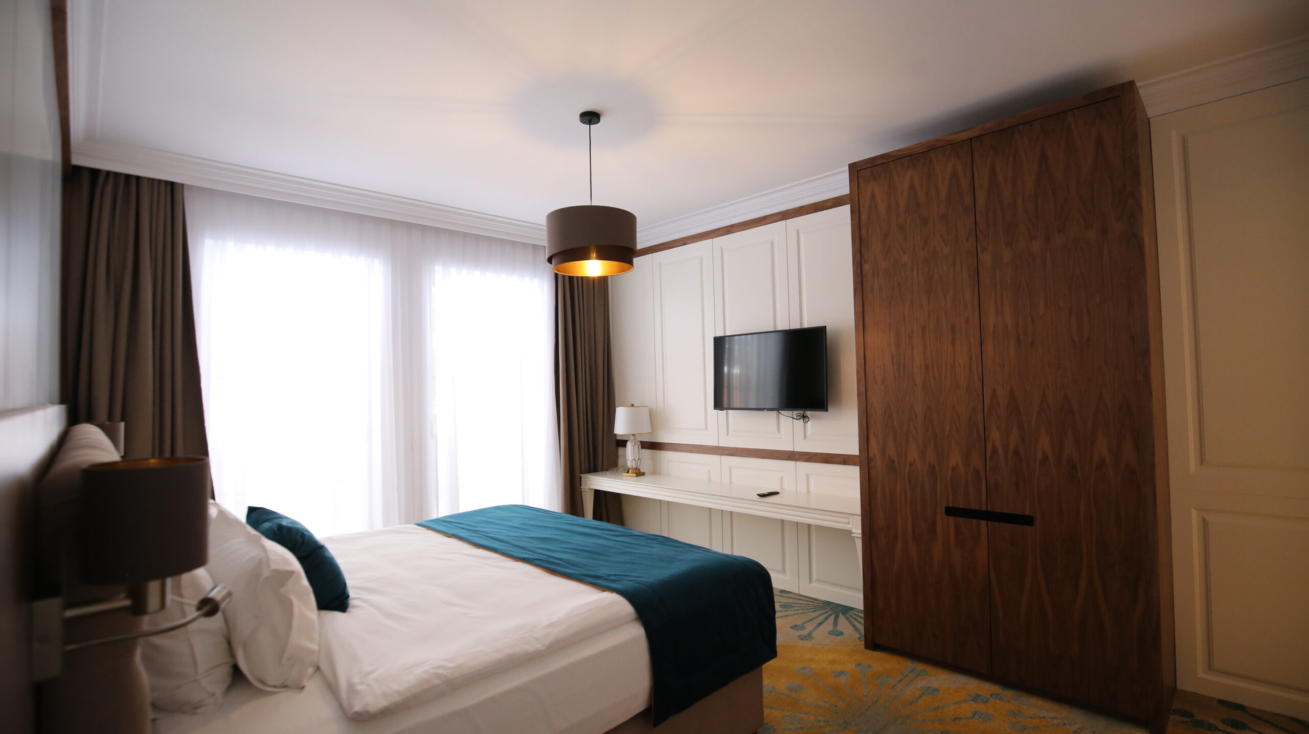 Triple Room – Back View – Grand Hotel Belushi
